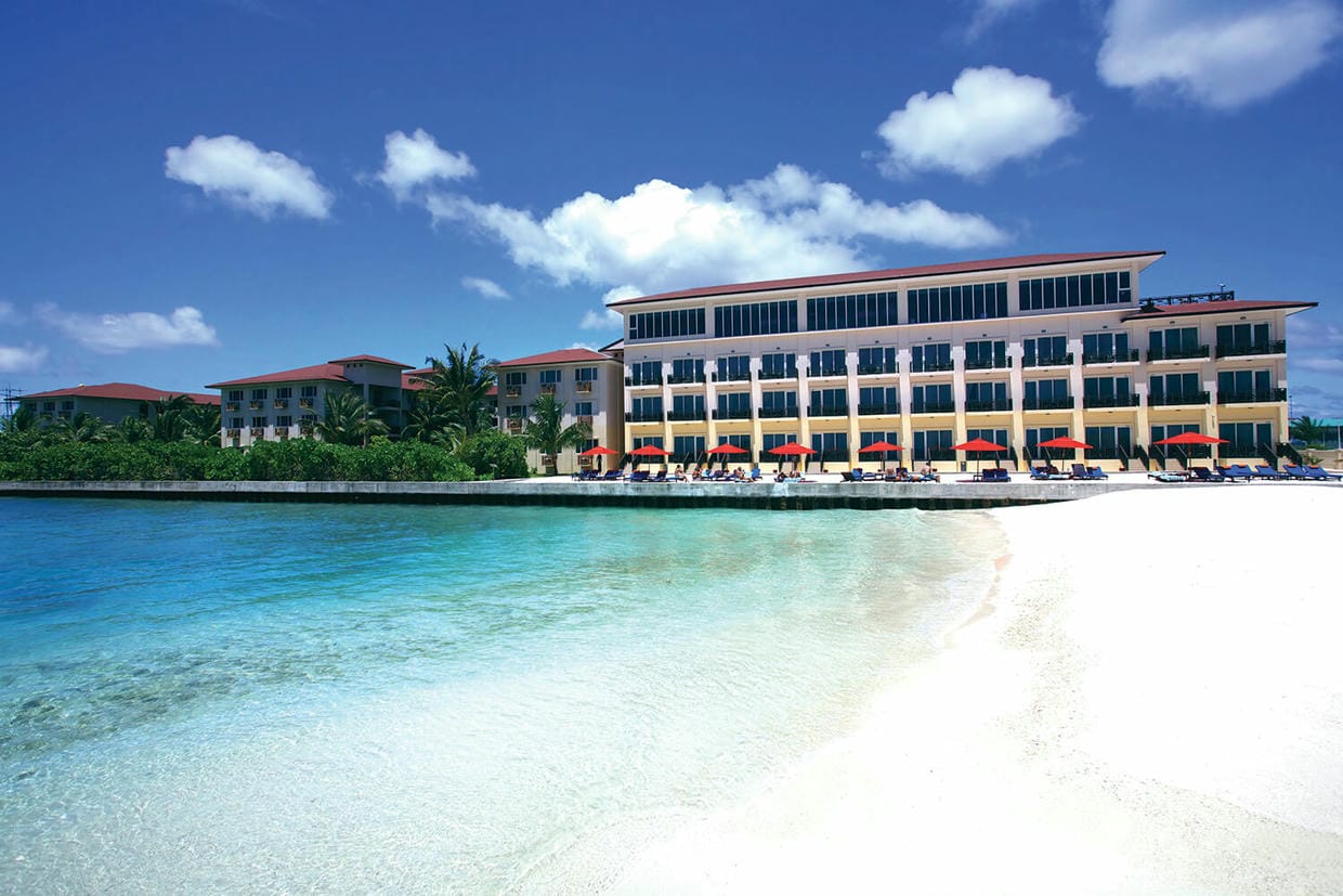 Hulhule Island Hotel – Paradises